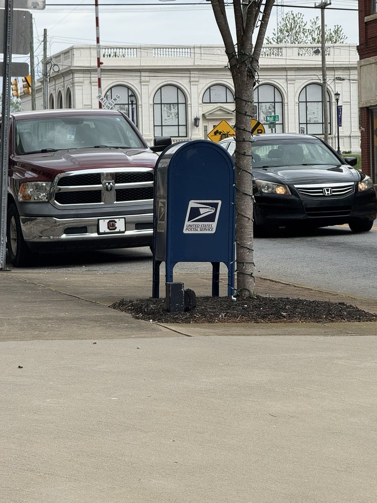 STAND ALONE USPS DROP BOX - Updated April 2025 - 423 N Limestone St ...
