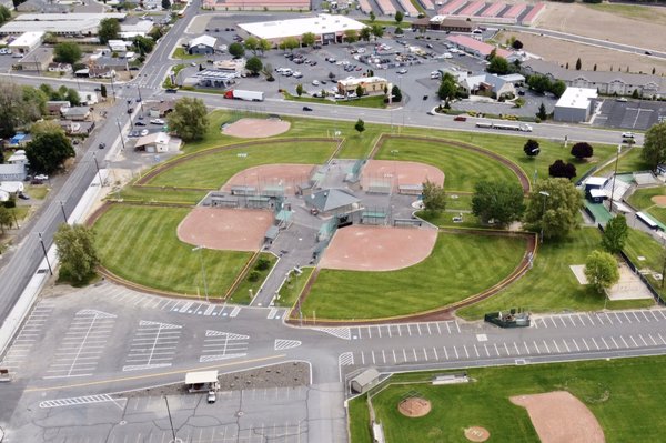 CARLON PARK - Updated June 2024 - 15 Photos - 300 E Goodlander Rd ...