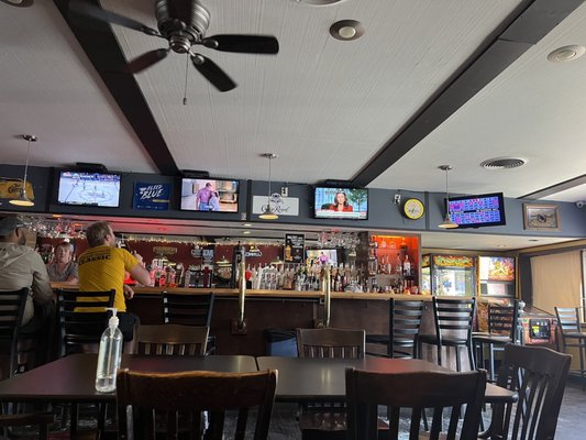 DUNDEE’S PLACE - 27 Photos & 32 Reviews - 7024 N Maple St, Omaha ...