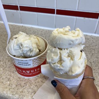 OBERWEIS ICE CREAM AND DAIRY STORE - Updated August 2025 - 172 Photos ...