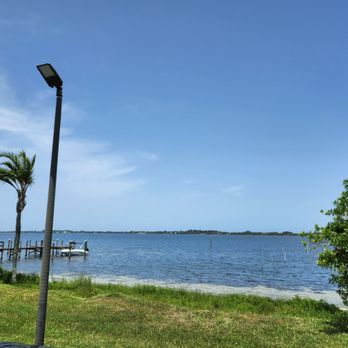 RIVER ROCKS DINING DOCKSIDE - Updated April 2025 - 300 Photos & 510 ...