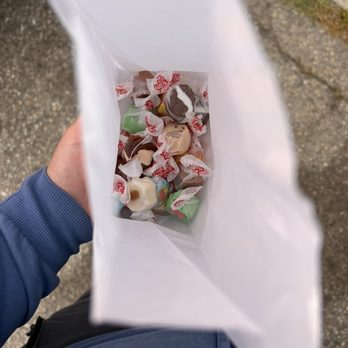 CAROUSEL TAFFY - Updated December 2025 - 55 Photos & 46 Reviews - 115 ...