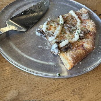 MELLOW MUSHROOM LEXINGTON - Updated December 2025 - 90 Photos & 160 ...