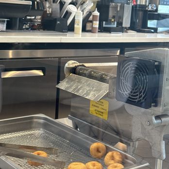 DAPPER DOUGHNUT - Updated August 2025 - 31 Photos & 14 Reviews - 604 ...