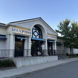 MAX FISH - Updated December 2025 - 1437 Photos & 609 Reviews - 110 ...