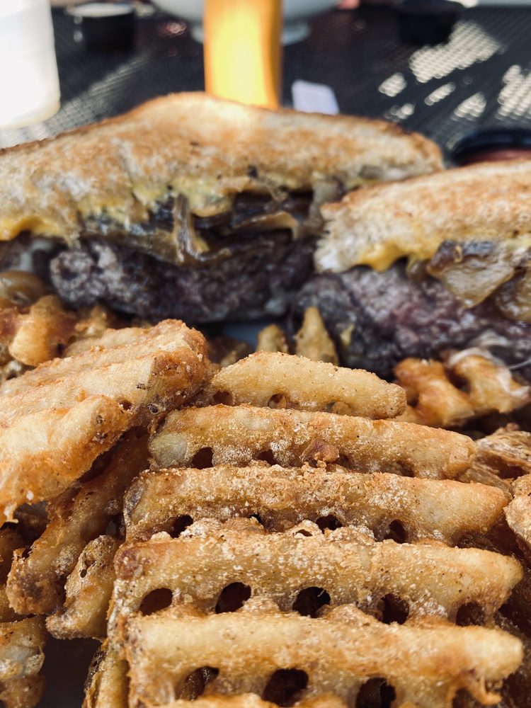 MILL CREEK INN - Updated June 2024 - 55 Photos & 100 Reviews - 891 ...