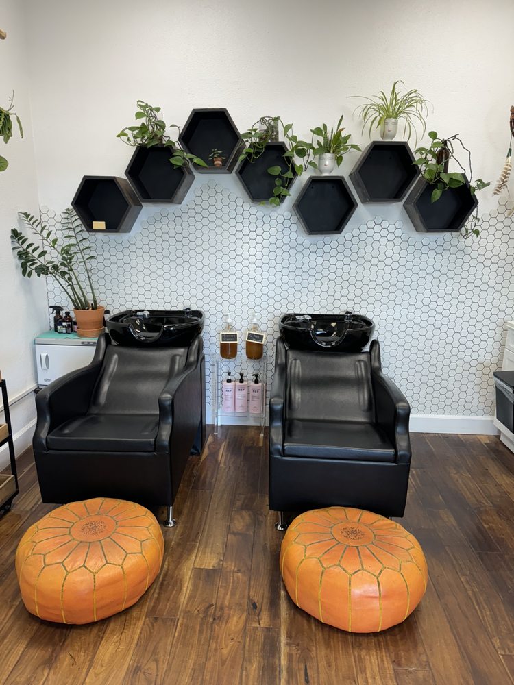 THE BELLA MOON SALON - Updated August 2025 - 19 Photos - 21501 ...