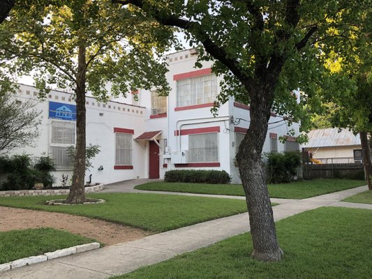 HOUSE OF NEIGHBORLY SERVICE - Updated December 2025 - 407 N Calaveras ...