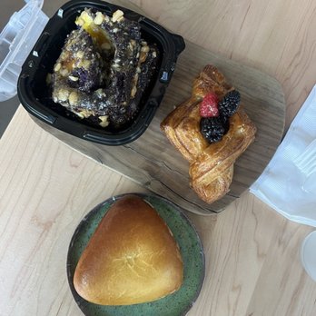 PINOYSHKI BAKERY & CAFE - Updated January 2025 - 715 Photos & 449 ...