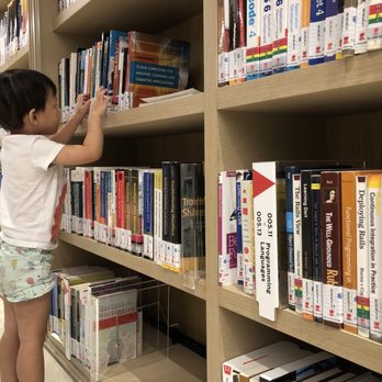TAMPINES REGIONAL LIBRARY - Updated January 2025 - 60 Photos - 1 ...