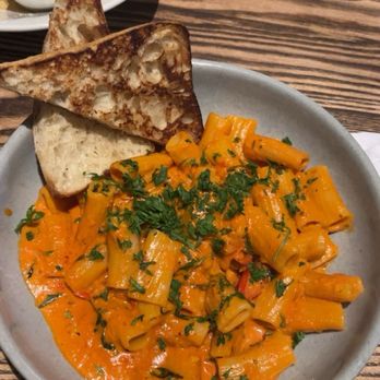 TAPS PUBLIC HOUSE - Updated December 2025 - 98 Photos & 43 Reviews ...