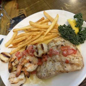 NEW ENGLAND FISH MARKET & RESTAURANT - 198 Photos & 286 Reviews - 1419 ...
