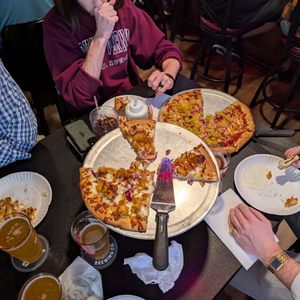 OLD HICKORY PIZZA & PUB - Updated December 2025 - 27 Photos & 11 ...