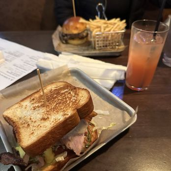 TAPHOUSE 41 - Updated July 2025 - 244 Photos & 382 Reviews - 2101 W ...