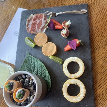 MONO INN - Updated October 2025 - 132 Photos & 59 Reviews - 55620 Hwy ...