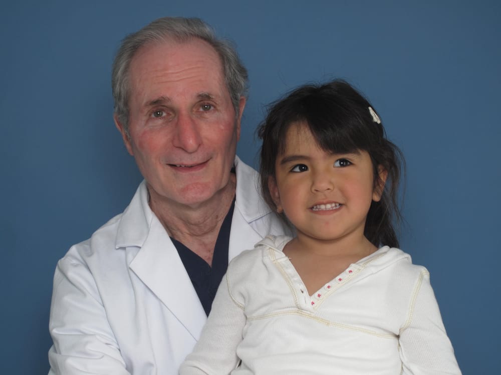 JOHN REINISCH, MD - Updated October 2025 - 13 Reviews - 250 N Robertson ...