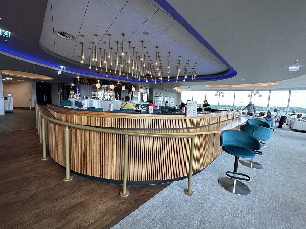 PLAZA PREMIUM LOUNGE - Updated July 2024 - Edinburgh Airport, Edinburgh ...