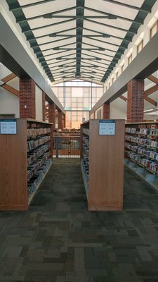 WEST DES MOINES PUBLIC LIBRARY - Updated December 2025 - 15 Photos ...
