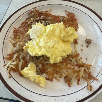 GOLD BURGER DINER - Updated May 2025 - 111 Photos & 99 Reviews - 109 W ...