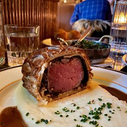 BORN & RAISED - Updated May 2024 - 6076 Photos & 2742 Reviews - 1909 ...