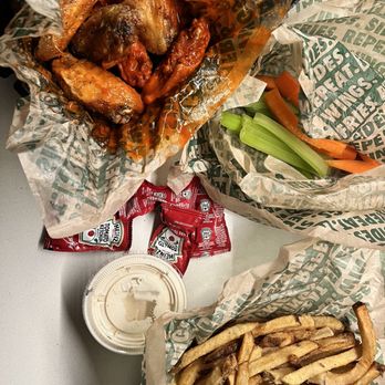 WINGSTOP - Updated December 2025 - 41 Photos & 84 Reviews - 500 W ...