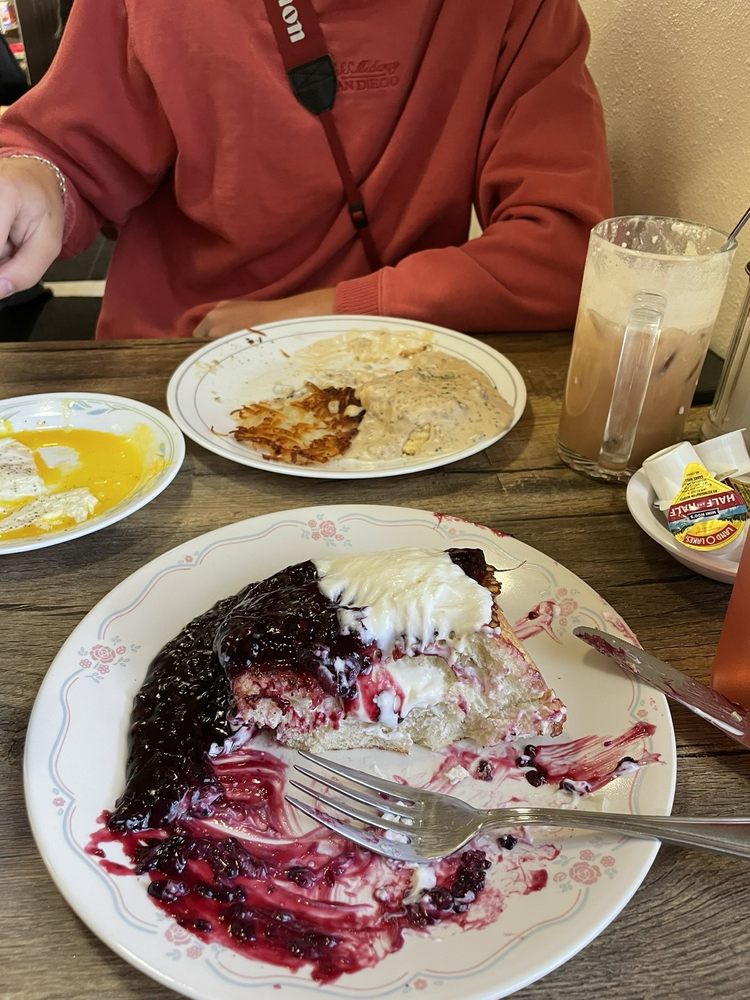 FISHTAILS CAFE - Updated October 2025 - 204 Photos & 351 Reviews - 3101 ...