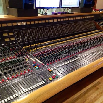 ESPLANADE STUDIOS - Updated January 2026 - 18 Photos - 2540 Esplanade ...