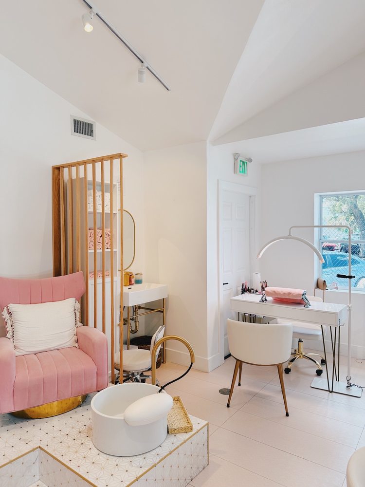 TWO CHIC BEAUTIQUE - Updated January 2026 - 64 Photos & 35 Reviews - 619 N Thornton Ave, Orlando ...