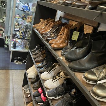 DOLLY PYTHON - Updated December 2025 - 202 Photos & 205 Reviews - 1916 N Haskell Ave, Dallas ...