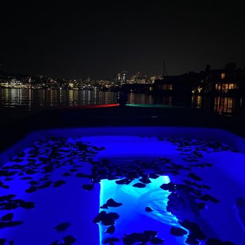 HOT TUB BOATS - 171 Photos & 139 Reviews - 2520 Westlake Ave N, Seattle, Washington - Boating ...