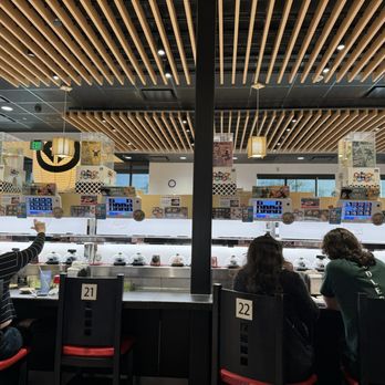 KURA REVOLVING SUSHI BAR - Updated June 2024 - 1098 Photos & 371 ...