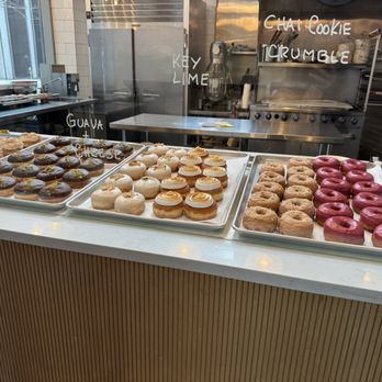 DOCE DONUT CO - Updated August 2025 - 112 Photos & 60 Reviews - 2305 ...