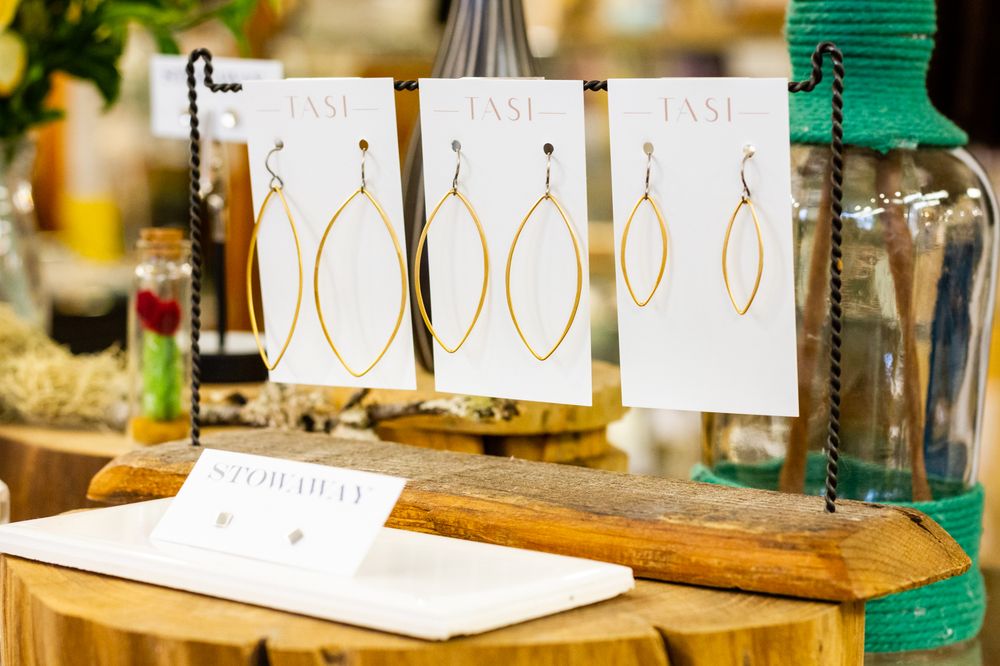 PRESENTS OF MIND - Updated July 2024 - 169 Photos & 171 Reviews - 3633 ...