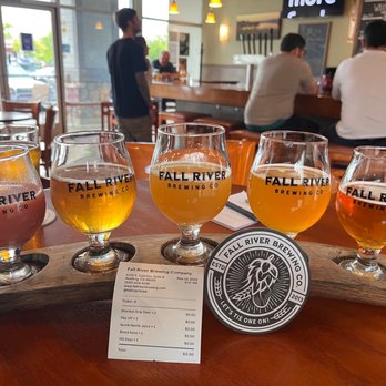 FALL RIVER TAPHOUSE - Updated December 2025 - 144 Photos & 193 Reviews ...