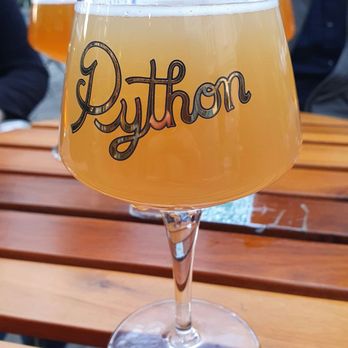 PYTHON - Updated April 2024 - Avenue Emile Max 55, Schaerbeek, Région ...