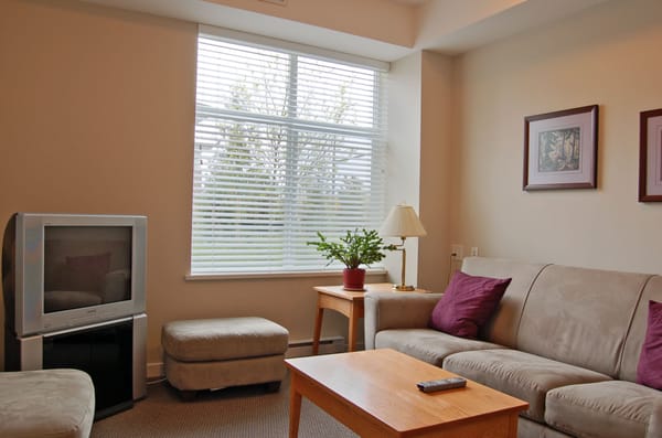 TRIUMF HOUSE - Updated February 2026 - 11 Photos - 5835 Thunderbird ...