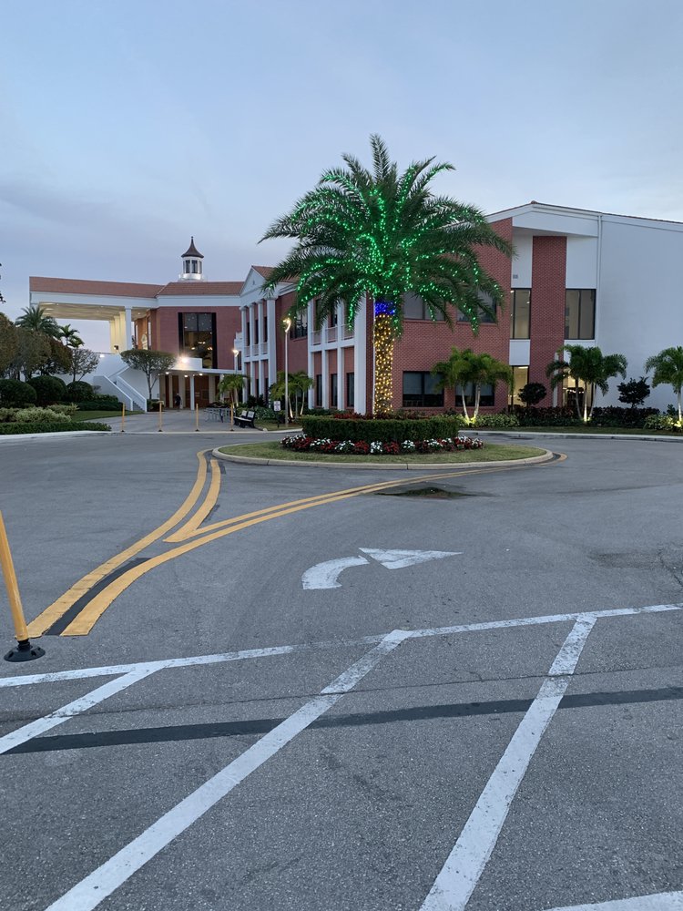 DEBRA LEVITT - Contact Agent - 41 Photos - 8177 Glades Rd, Boca Raton ...