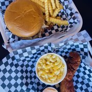 THE KLUCKIN CHICKEN - 54 Photos & 64 Reviews - 28253 Newhall Ranch Rd ...