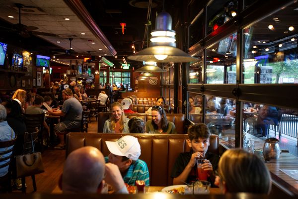 RUSTY BUCKET RESTAURANT AND TAVERN - Updated December 2025 - 217 Photos ...