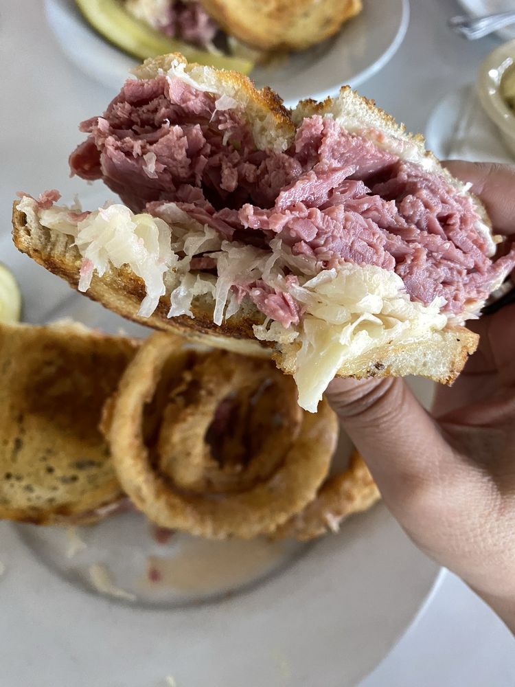 VICTOR’S DELI & RESTAURANT - Updated January 2025 - 186 Photos & 267 ...