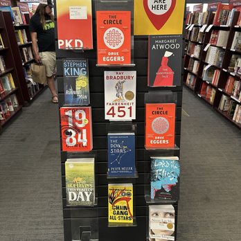 Vroman’s Bookstore - Trusted Since 1894 - Updated July 2025 - 1416 ...