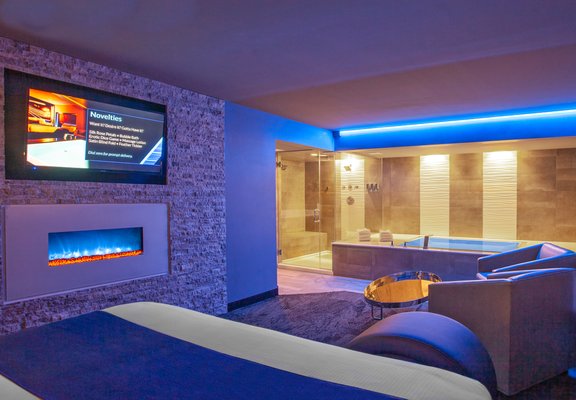 AXIS CHICAGO - 25 Photos & 18 Reviews - 5335 S Pulaski Ave, Chicago, IL ...