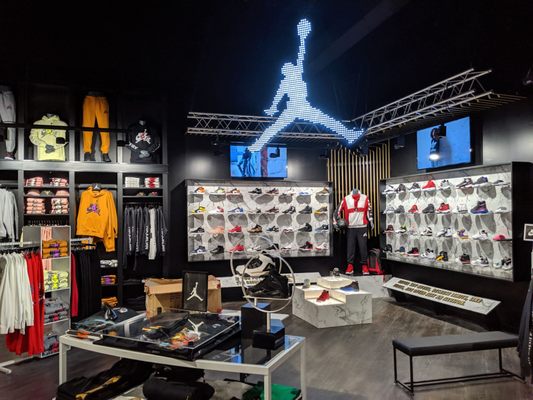 SNIPES - Updated July 2025 - 16 Photos - 2150 Northwoods Blvd, North ...