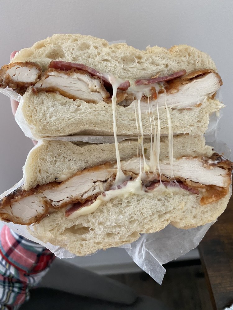 615 DELI - Updated July 2024 - 43 Photos & 82 Reviews - 1703 Portland ...