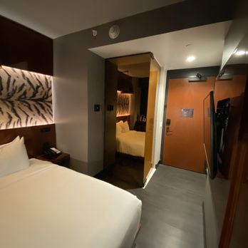 HOTEL HENDRICKS - Updated January 2026 - 112 Photos & 84 Reviews - 25 W ...