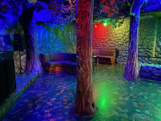 AXECADE - Updated December 2025 - 84 Photos & 53 Reviews - 2217 The ...