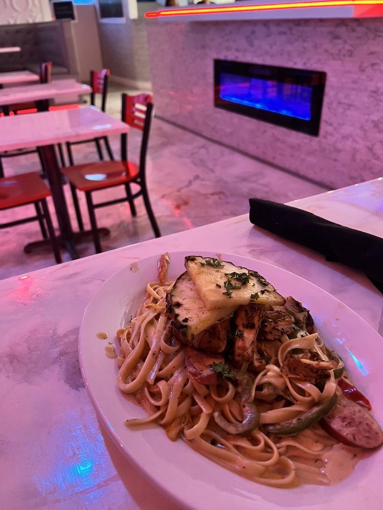 KRUSH RESTAURANT AND BAR - 33 Photos & 20 Reviews - 3183 Main St, East ...