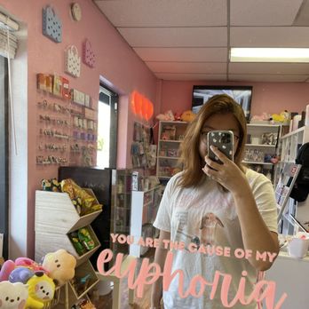 KANDY POP - Updated December 2025 - 67 Photos & 30 Reviews - 989 Story ...