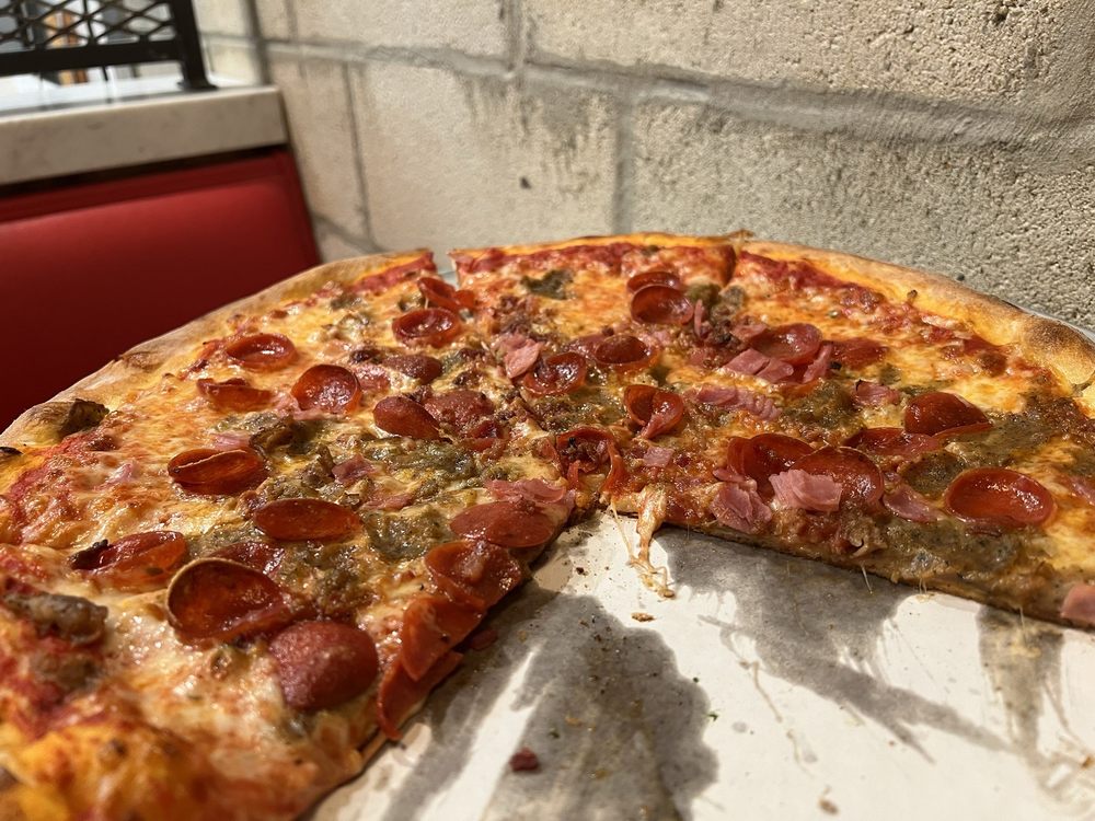 BRONX HOUSE PIZZA - Updated December 2025 - 77 Photos & 114 Reviews ...