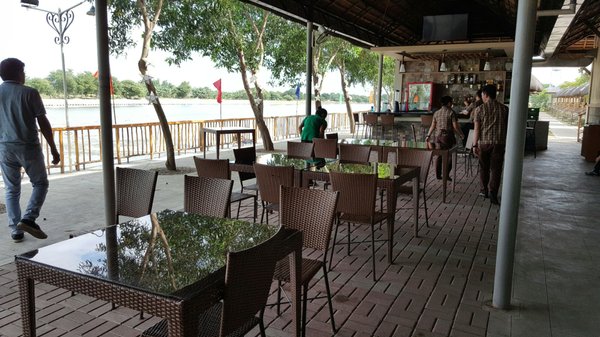 RIVERSIDE RESTO BAR - Updated October 2025 - Bugallon Bridge, Bañaga ...